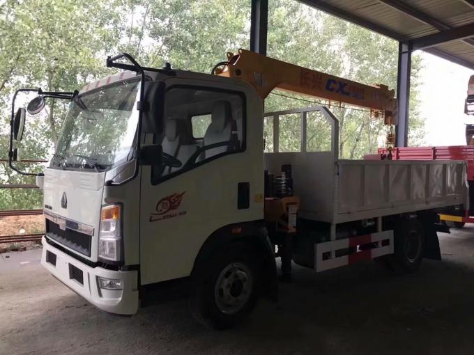 Red Light Duty Commercial Trucks , 4 * 2 Sinotruk Howo 3t Left Hand ...