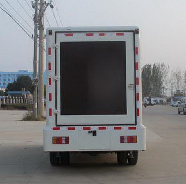 Howo Propaganda Vehicle Light Duty Commercial Trucks 5995×2030×3050mm