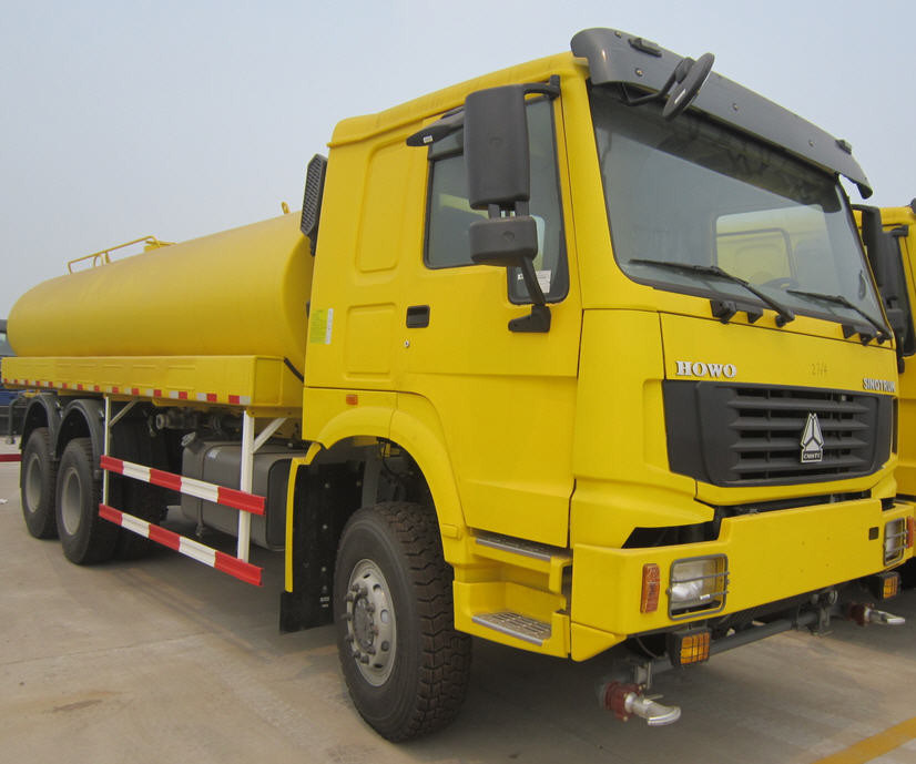 6x4 Liquid Tanker Truck , 20 Cubic Meters Watering Cart Sprinkler Truck