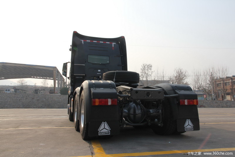 WD615.47 371HP 6X4 Drive Prime Mover Trailer , Maximum speed 101