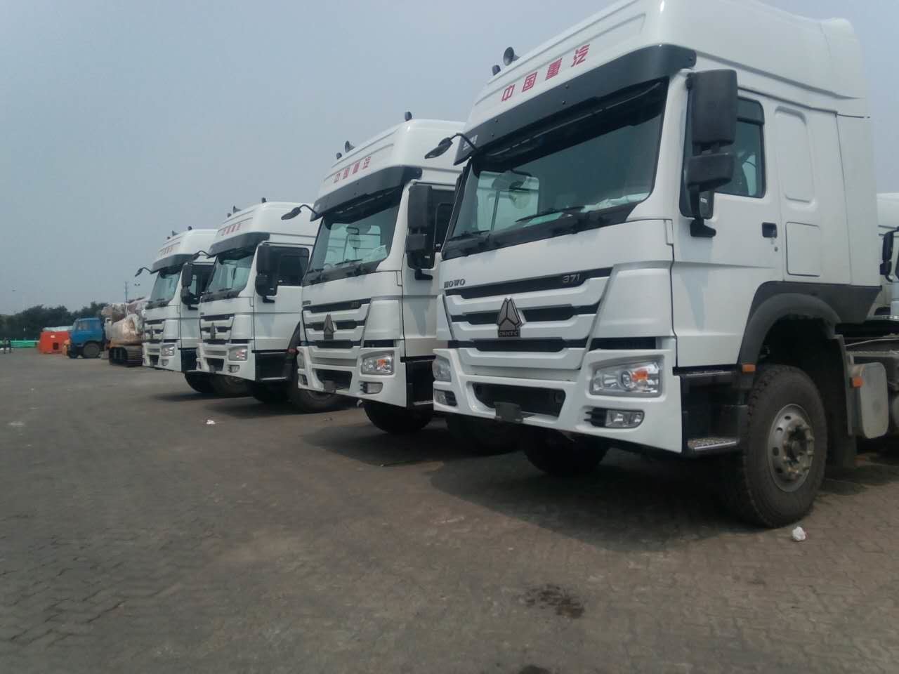 Sinotruck Howo 336 371 420 hp Tractor Head 6X4 6x2 10 Wheel Truck,White color