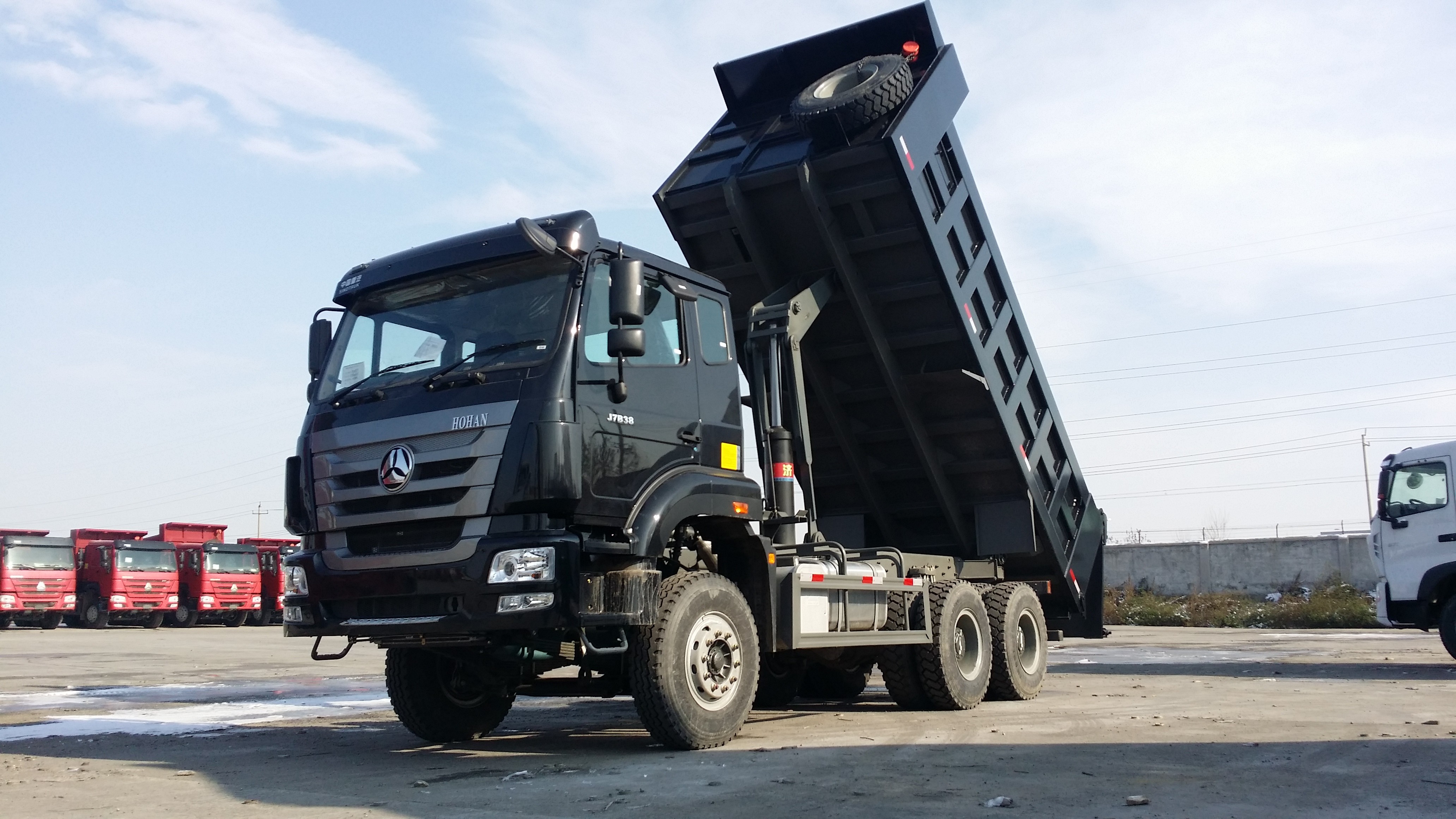 HOHAN 30 - 40tons industrial Heavy Duty Tipper Dump Truck , Driving ...